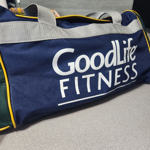 Goodlife | Bags | Vintage Goodlife Fitness Blue And Green Duffle Gym ...